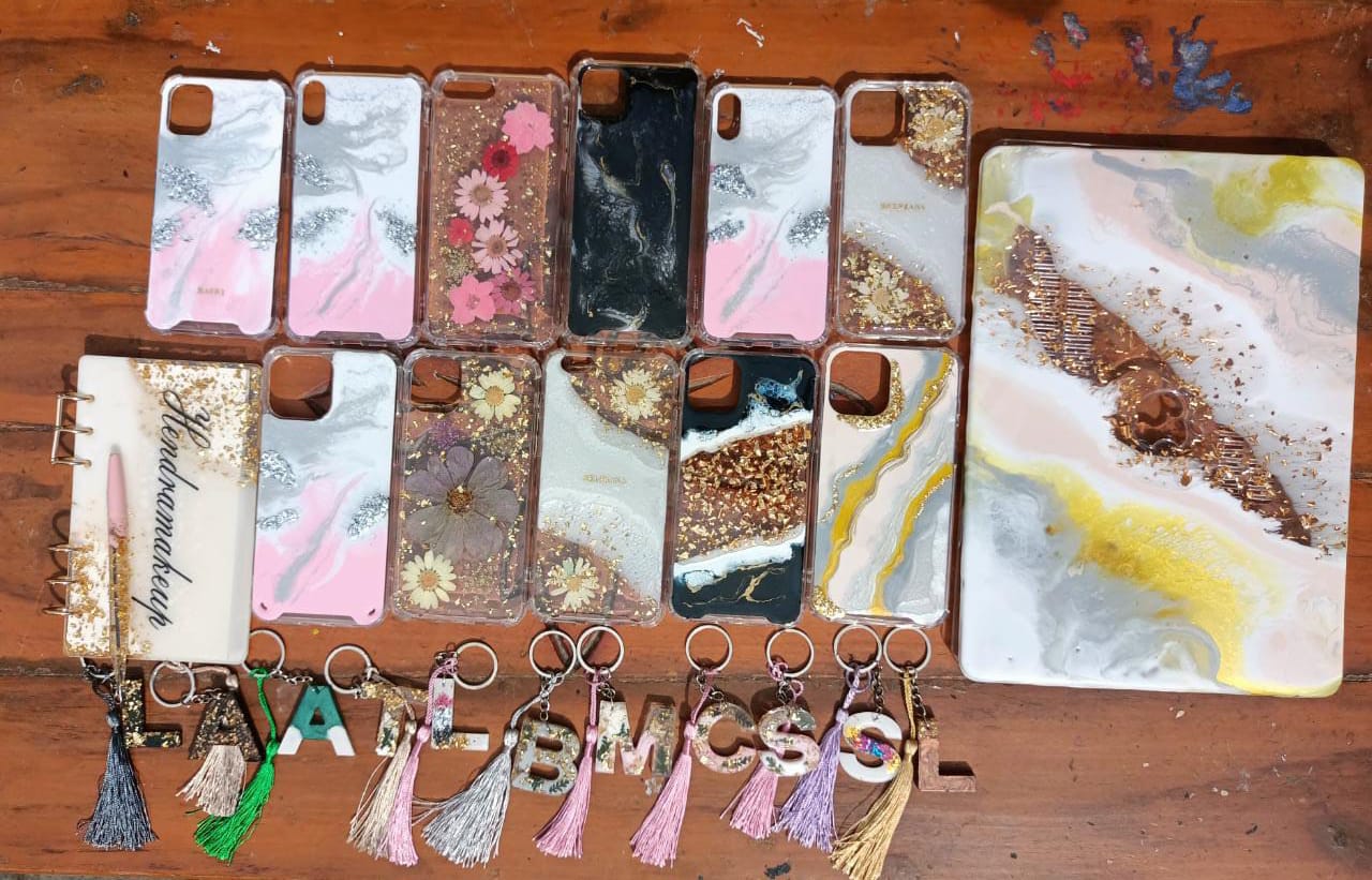 Ikut Tren Bikin Casing Resin Handphone yang Aesthetic, Kini Berbuah ...