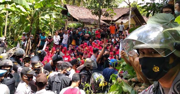 Ini Kronologi Konflik Bendungan Bener di Desa Wadas Versi Warga dan Polisi - telisik.id