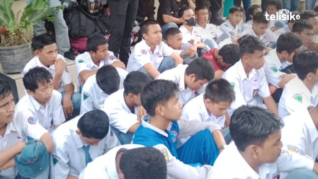 Terlibat Tawuran, Puluhan Siswa SMA di Kendari Diamankan Polisi - telisik.id