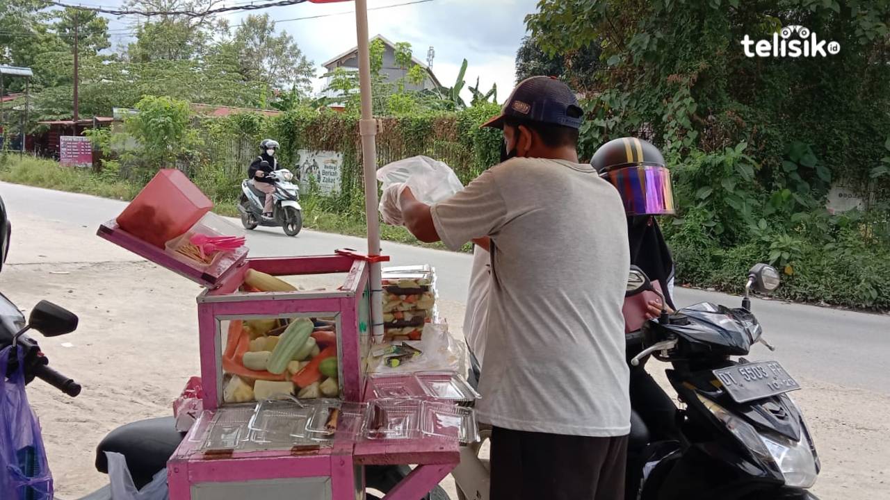 Rintis Usaha Rujak Sejak 1999, Bapak Ini Raup Untung Ratusan Ribu ...