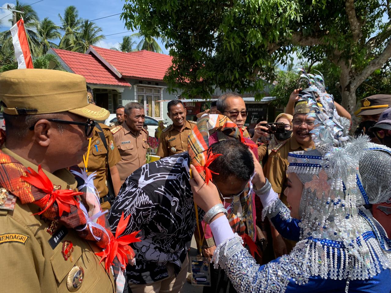Parura Jaya Wakili Muna Barat Ajang Desa Tematik Tingkat Provinsi ...