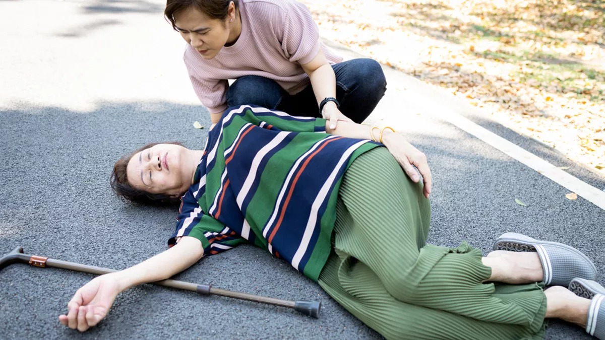 4 Langkah Pertolongan Pertama pada Orang Pingsan - telisik.id