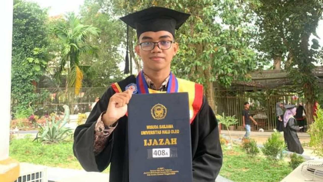 Ini Tips Muhammad Daffa Rahmatullah Wisudawan Terbaik UHO Kendari ...