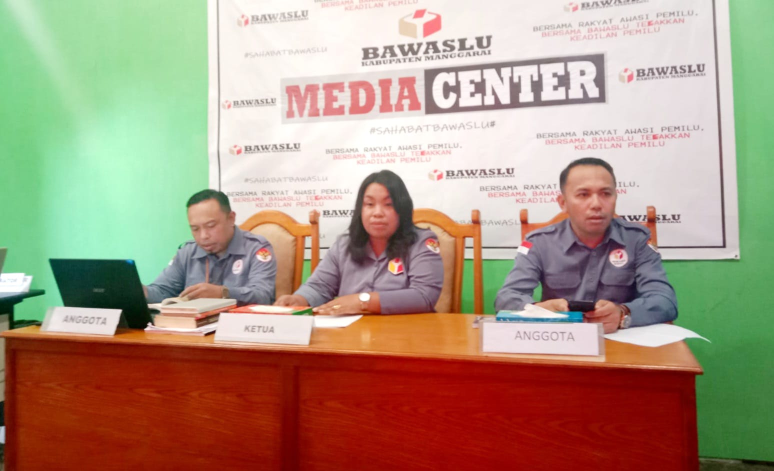 Permudah Pengawasan Masyarakat, Bawaslu Manggarai Pakai Aplikasi Jarimu Awasi Pemilu - telisik.id