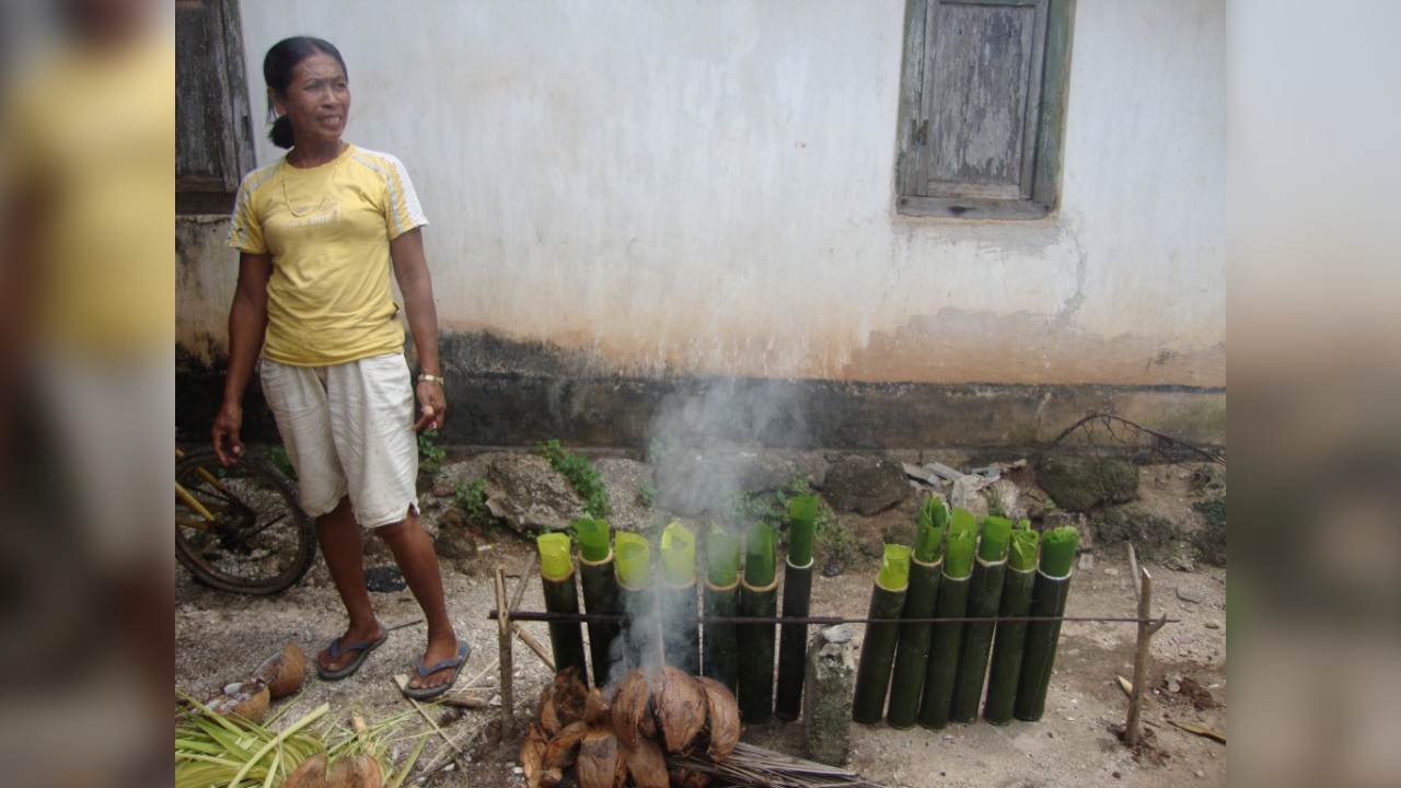 Rasakan Gurihnya Luluta, Nasi Bambu Khas Wakatobi - telisik.id