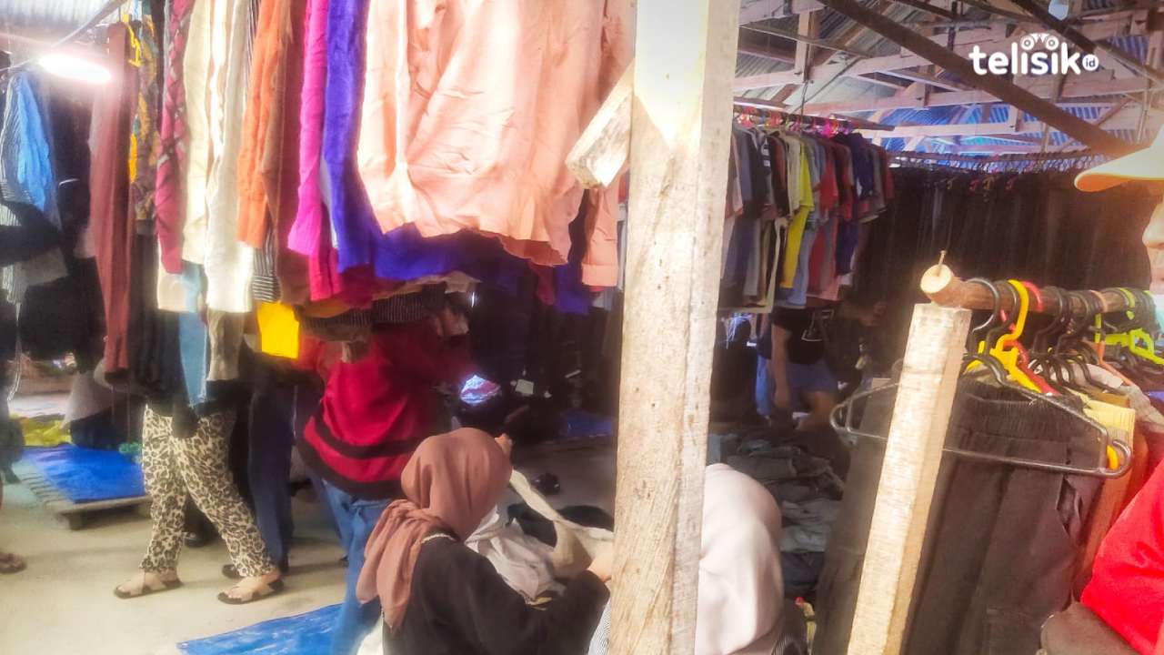 Warga Kendari Serbu Pakain RB Jelang Lebaran - telisik.id