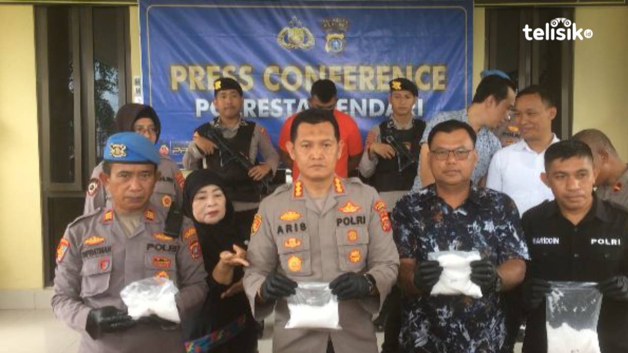 Wajah Lesu Pembawa Sabu 1,35 Kilogram di Kendari Terancam 20 Tahun Penjara - telisik.id