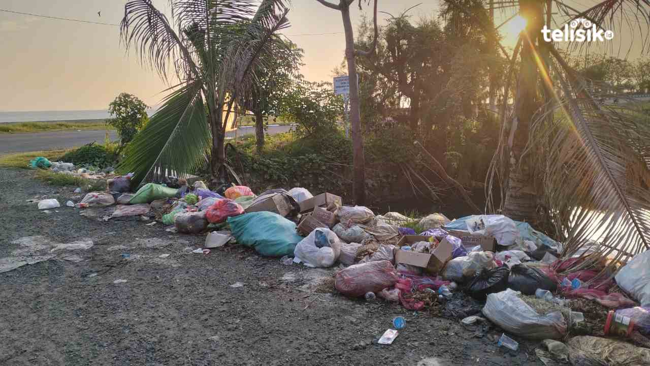 Tumpukan Sampah Kabupaten Kolaka Kian Memprihatinkan, Warga Keluhkan Bau Tak Sedap - telisik.id