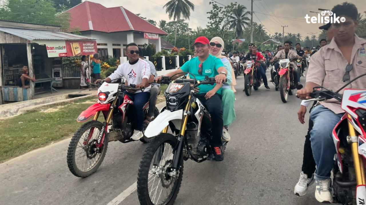 KPU Belum Tetapkan Pemenang Pilkada Muna Barat, Darwin-Ali dan Pendukung Lakukan Konvoi - telisik.id